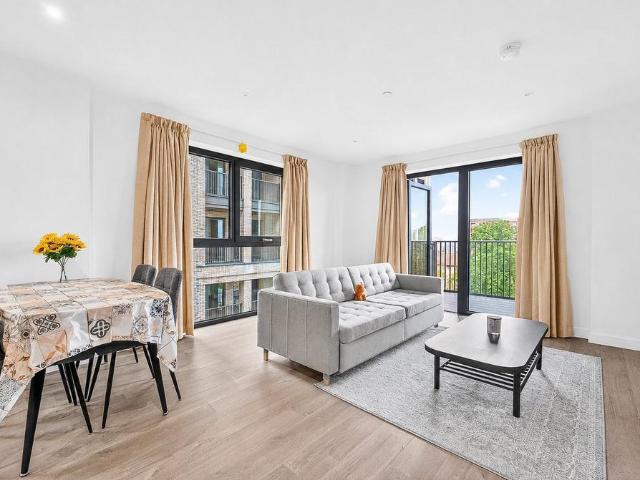 Azure Apartments, Dragonfly Walk, London 2 bed house to rent £3,200 pcm £738 pw