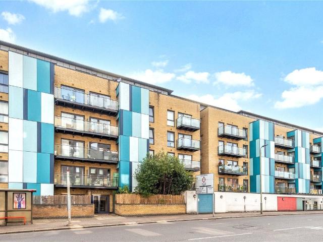 Azzura House, 8 Homesdale Road, Bromley, Kent BR2, 2 bed flat to rent, £1,650 pcm | PrimeLocation