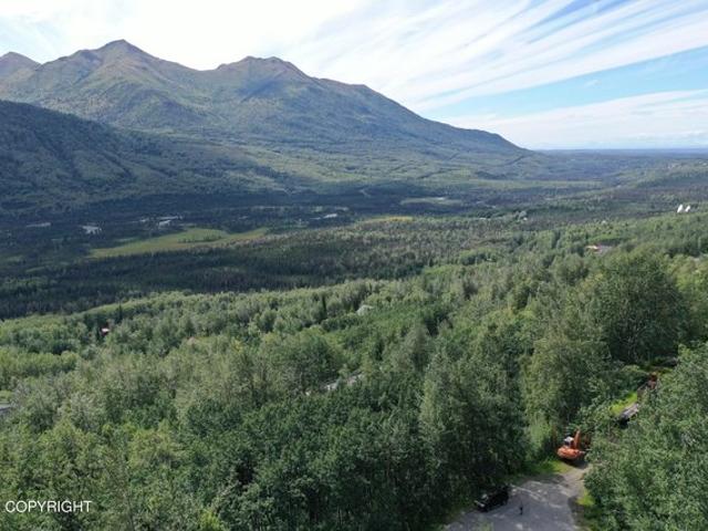 B1 Hamann Rd L3, Eagle River, AK 99577