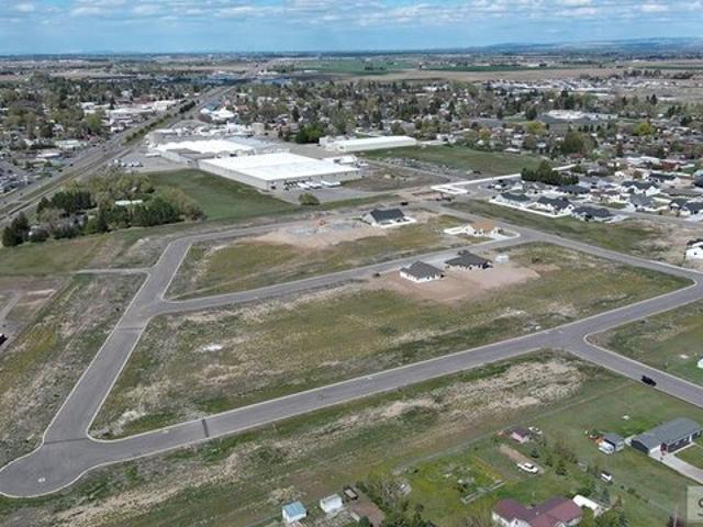 B1 Moonlight Dr L16, Shelley, ID 83274