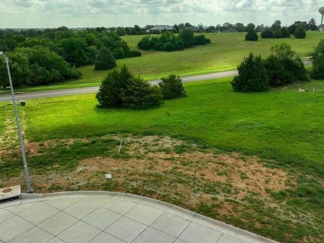 B4 Timber Ridge Ct L3, Salina, KS 67401
