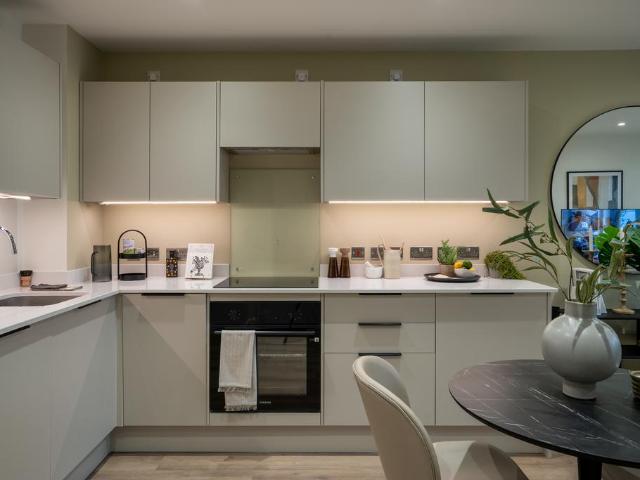 B601, Anchor Works, Dumballs Road, 1 bed flat to rent £1,120 pcm £258 pw
