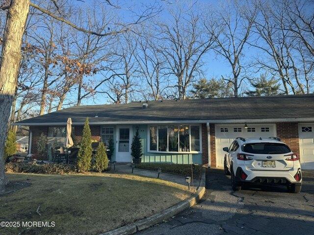 B Buckingham Dr, Lakewood, Condo For Sale