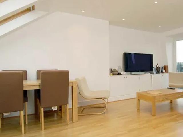 B&B Plumbing & Heating Supplies, 641 Garratt Lane, London, SW18 4SX, United Kingdom | 2 bed apartment for rent #140801657 | Rentberry