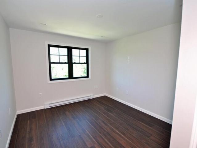 B Beech St Unit B, Bristol, Home For Sale