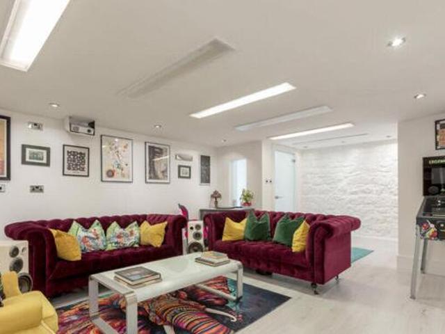 B Carlyle Place, Abbeyhill, 1 Bedroom Flat