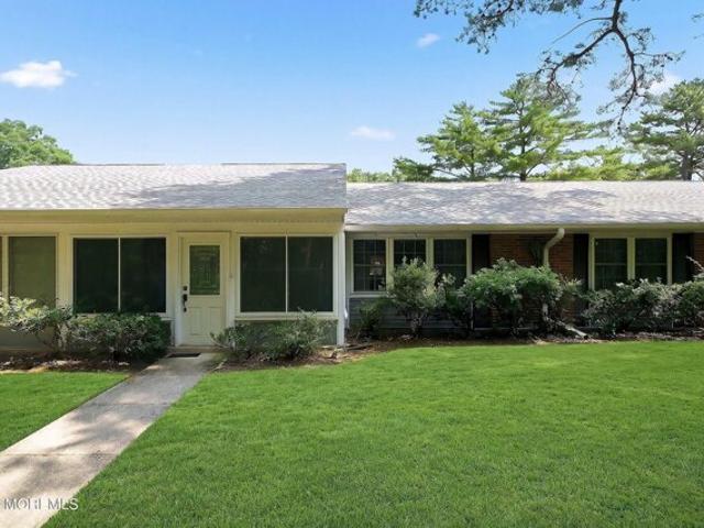 B Chatham Ct, Lakewood, Condo For Sale
