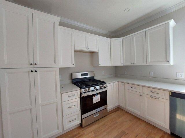 B Crownshield Ave Unit B, Uxbridge, Home For Sale