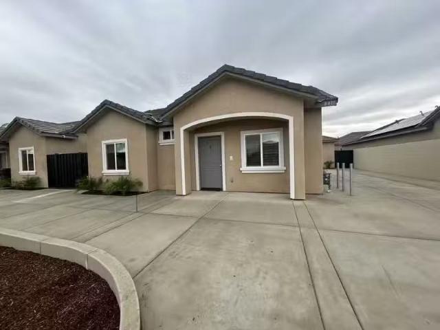 B Duplex Northwest Bakersfield