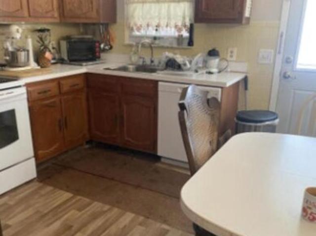 B Easton Ct, Manchester Township, Home For Sale
