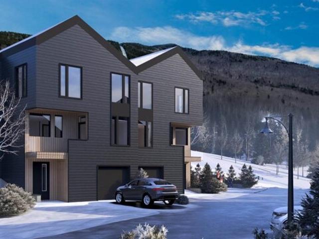 B Firelight Or B Ln Unit B, Lincoln, Home For Sale