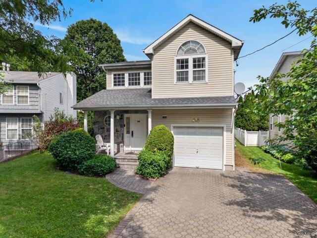 B Inwood Rd, Port Washington, Home For Sale