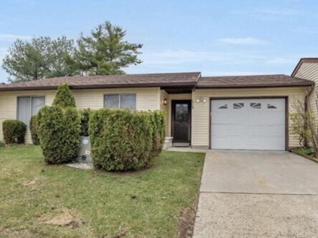 B Ironwood Plz, Monroe, Condo For Sale