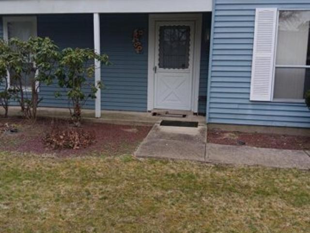 B Liverpool Cir, Manchester, Condo For Sale