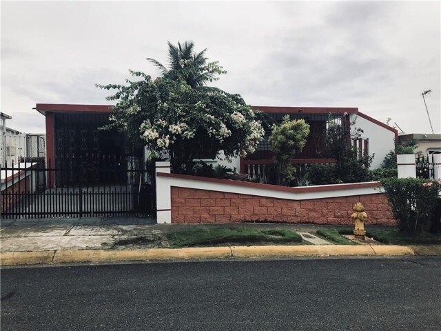 B Lourdes St, Vega Baja, Home For Sale