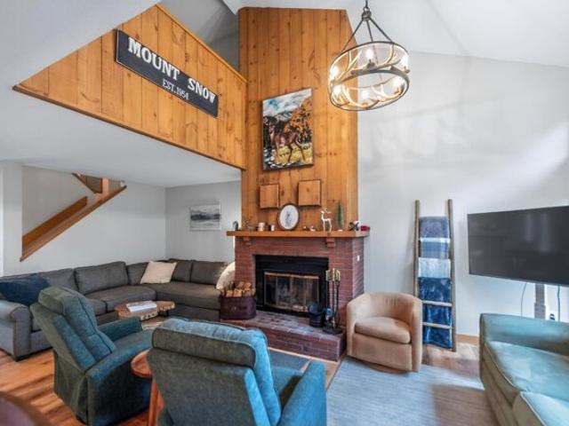 B Snow Tree Ln Unit Cloversb, Dover, Home For Sale