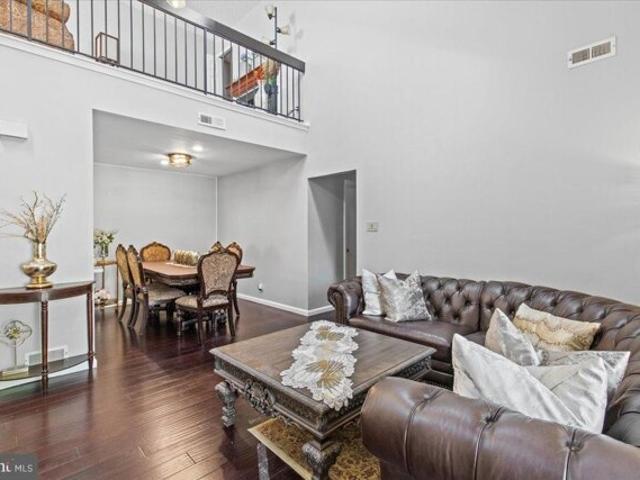 b Trescott Pl, Mount Laurel, Home For Sale