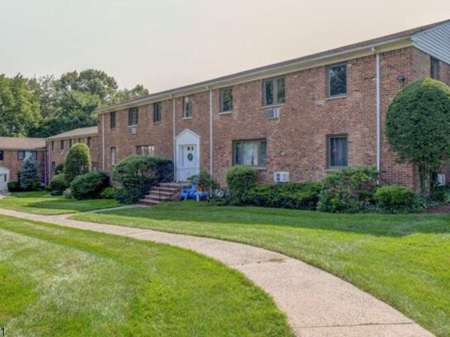 B Troy Dr Apt B, Springfield, Condo For Sale
