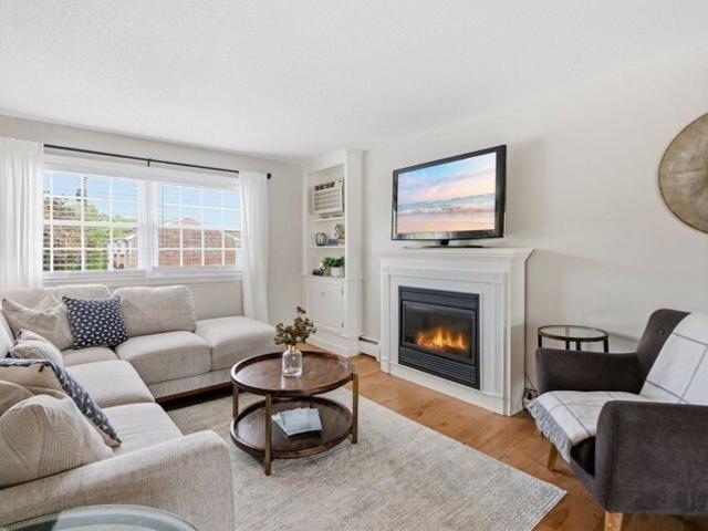 B Washington Park Dr Apt,andover, Condo For Sale