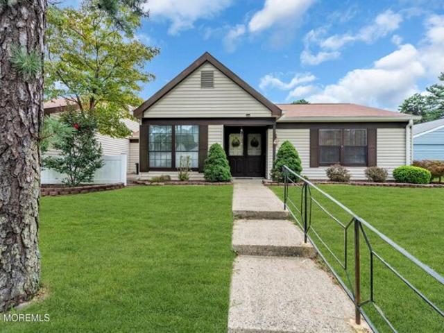 B Warwick Ct, Manchester, Condo For Sale