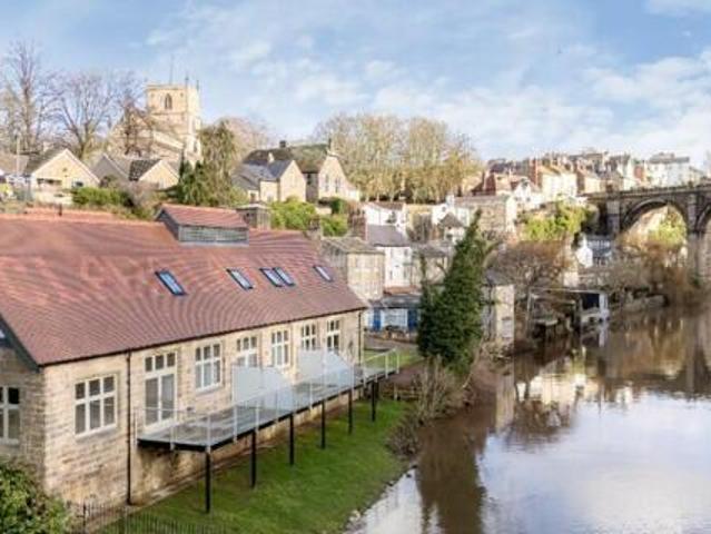 B Waterside, Knaresborough, 3 Bedroom End