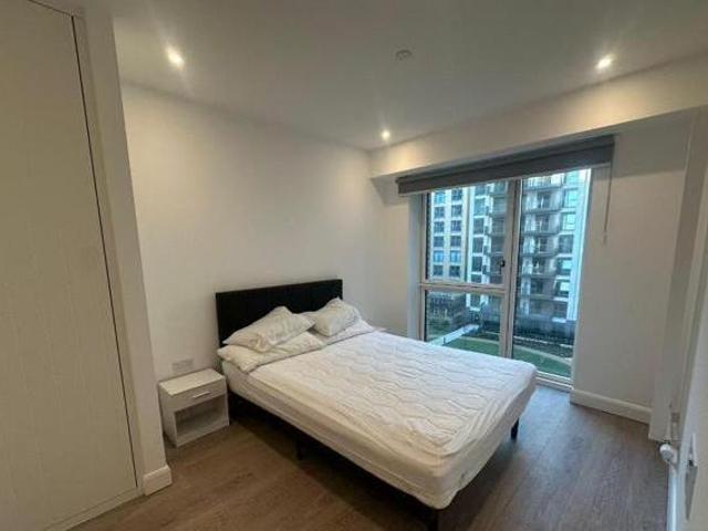 B Western Gateway, London, 1 Bedroom Flat