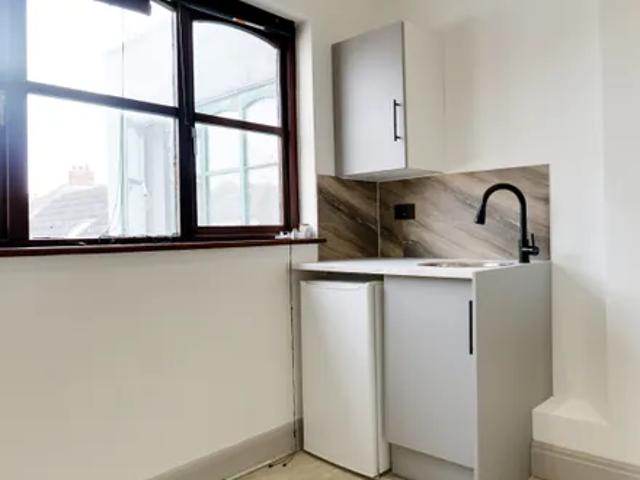 BCK Interiors, 198 Halfway Street, Sidcup, DA15 8DJ, United Kingdom | 1 bed apartment for rent #167775325 | Rentberry