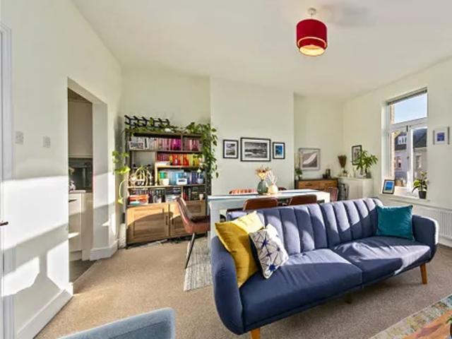 Bamboo Noodle Bar, 122 Sheen Road, London, TW9 1UR, United Kingdom | 1 bed apartment for rent #167379419 | Rentberry