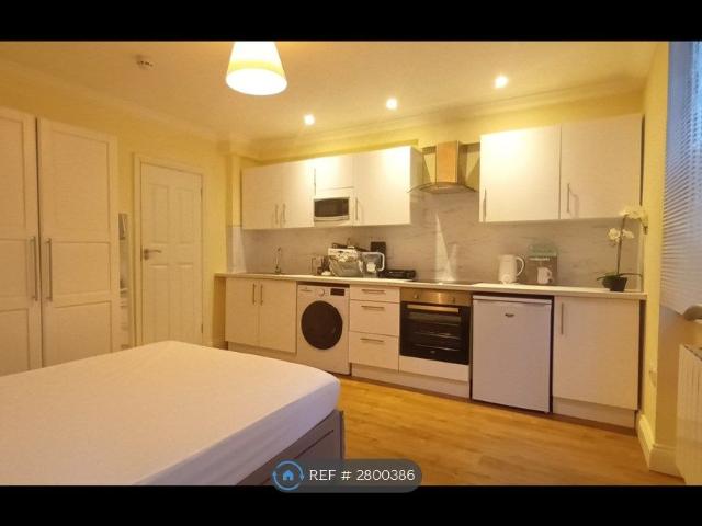 Bamborough Gardens, London W12, Studio to rent, £1,495 pcm | PrimeLocation