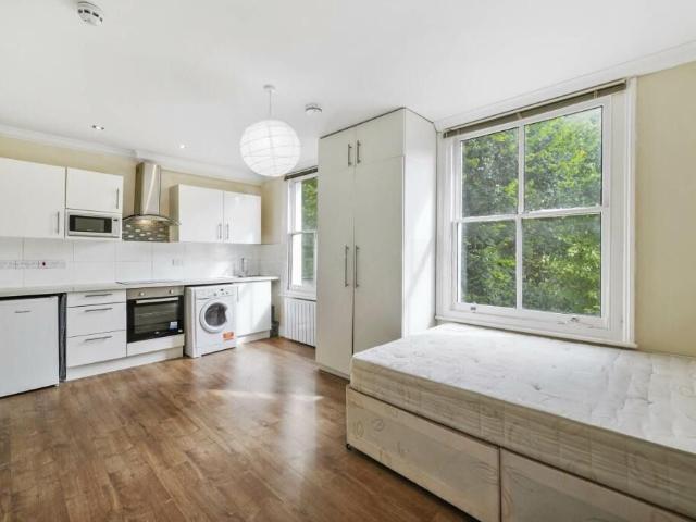Bamborough Gardens, Shepherds Bush, London W12, Studio to rent, £1,550 pcm | PrimeLocation