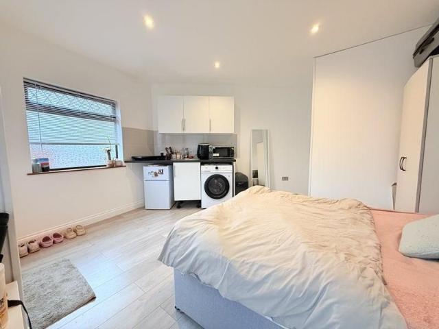 Bamford Avenue, Wembley HA0, Studio to rent, £1,100 pcm | PrimeLocation