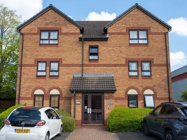 Bantams Close, Birmingham B33, 1 bed flat to rent, £1,000 pcm | PrimeLocation