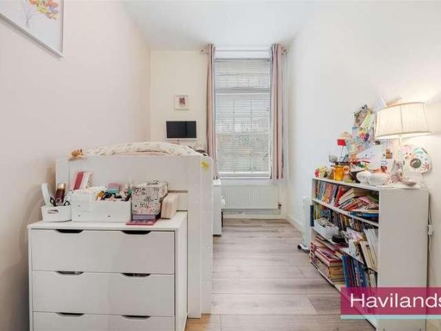 Banting Drive, London, N21