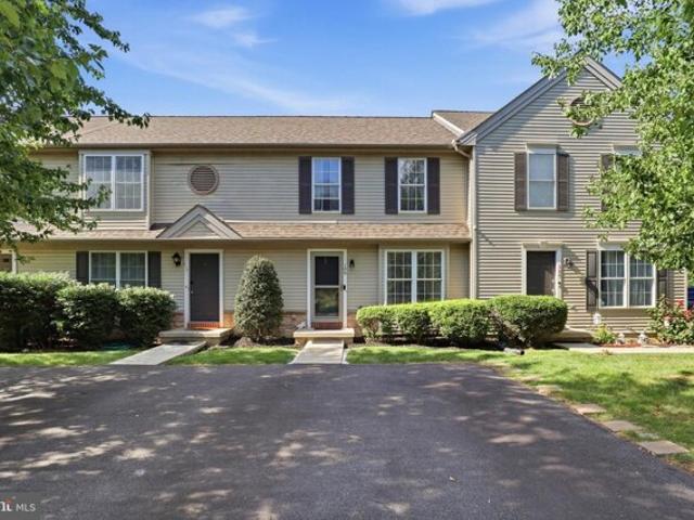 Banyan Circle Dr, Lancaster, Home For Sale