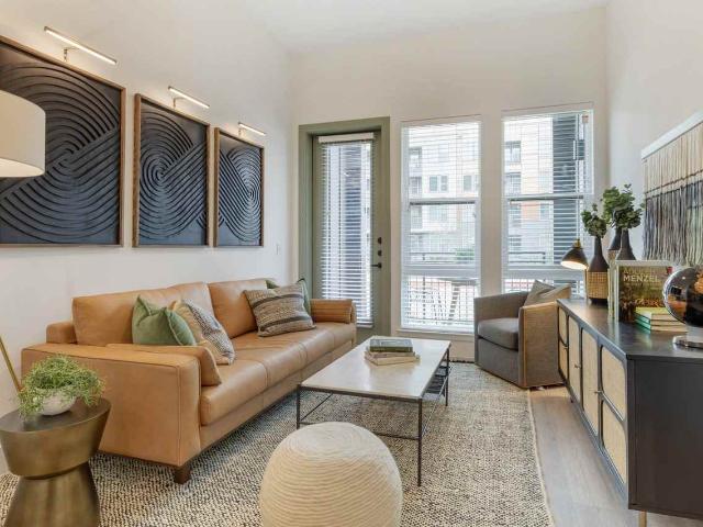 Banyan Flats Apartments 3 Bedroom Apartment for Rent at 2022 N Beckley Ave, Dallas, TX 75208