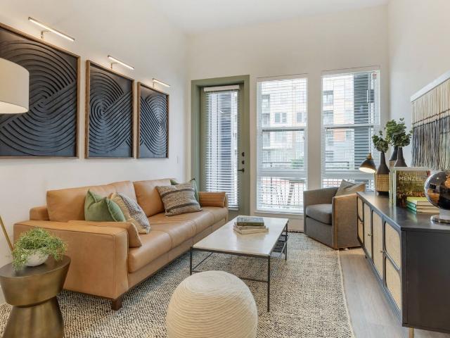 Banyan Flats Apartments Studio Apartment for Rent at 2022 N Beckley Ave, Dallas, TX 75208