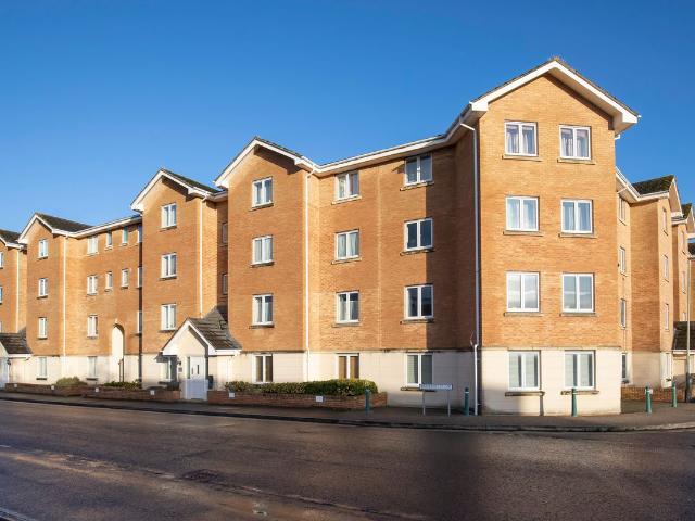 Banyard Close, Cheltenham GL51, 2 bed flat to rent, £1,050 pcm | PrimeLocation