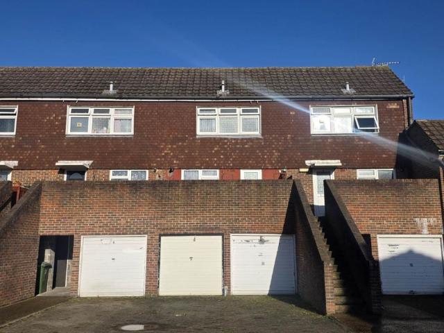 Banardo Drive, Barkingside IG6, 3 bed maisonette to rent, £2,300 pcm | PrimeLocation