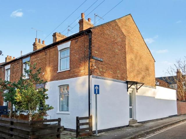 Banbury, Oxfordshire OX16, 3 bed end terrace house to rent, £1,450 pcm | PrimeLocation