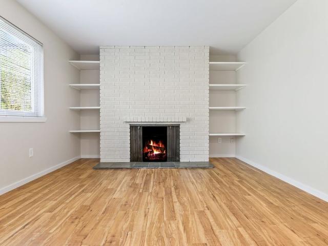Banbury Arms 2 Bedroom Apartment for Rent at 1000 E Aloha St, Seattle, WA 98102 Broadway