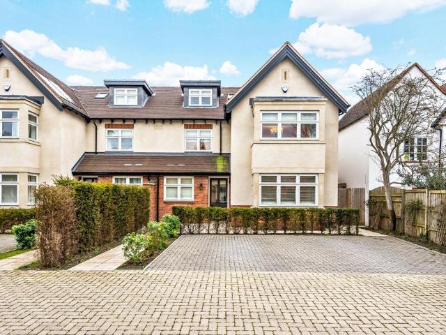 Banbury Road, Oxford, OX2 4 bed house to rent £4,400 pcm £1,015 pw