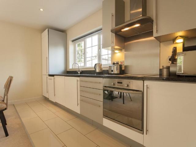 Banbury Road, Oxford 2 bed semi detached house to rent £2,150 pcm £496 pw