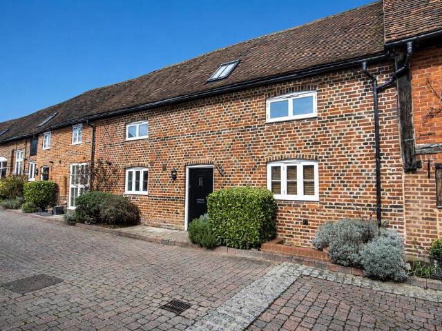 Bancroft, Hitchin SG5 3 bed house to rent £2,250 pcm £519 pw