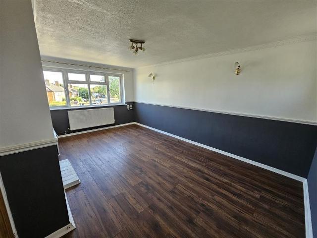 Bangor Close, Northolt UB5, 2 bed flat to rent, £1,700 pcm | PrimeLocation