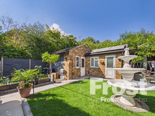 Bangors Cottages, Norwood Lane, Iver, Buckinghamshire SL0, 1 bed flat to rent, £1,200 pcm | PrimeLocation