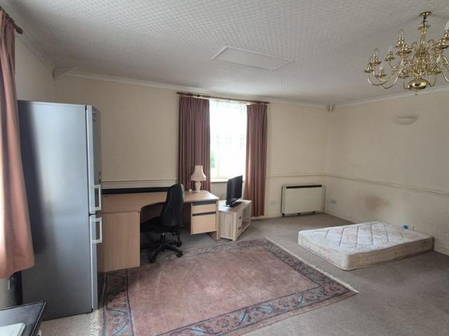 Bangors Road South, Iver SL0 1 bed flat to rent £1,000 pcm £231 pw