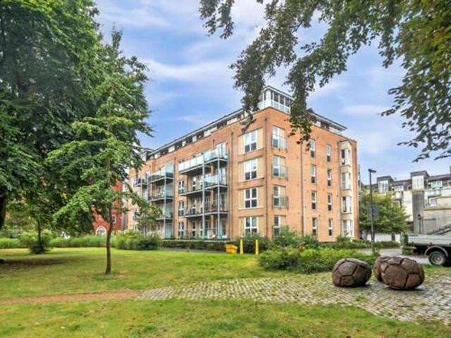 Banister Park, James Weld Close, Southampton, 2 Bedroom Flat