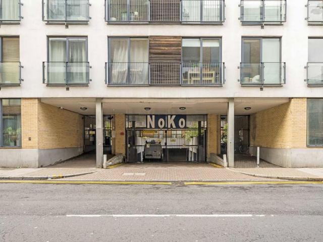 Banister Road, London W10 2 bed flat to rent £2,450 pcm £565 pw