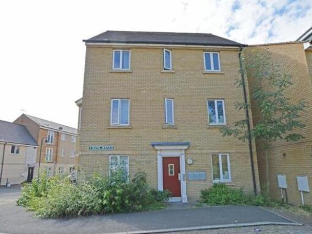 Bank Avenue, Hampton Centre, 2 Bedroom Flat