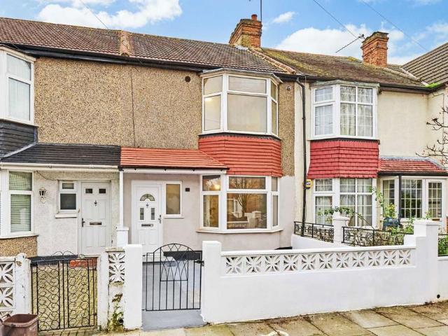 Bank Avenue, Mitcham CR4 3 bed house to rent £2,400 pcm £554 pw